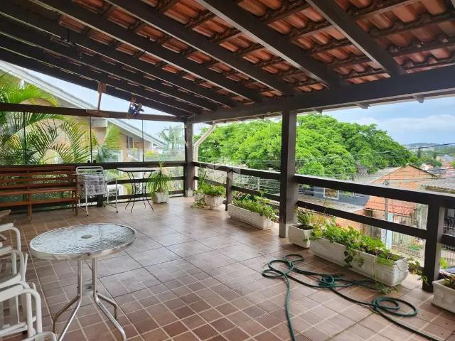 Casa / Sobrado para Venda em Porto Alegre/RS Ipanema 3 Quartos