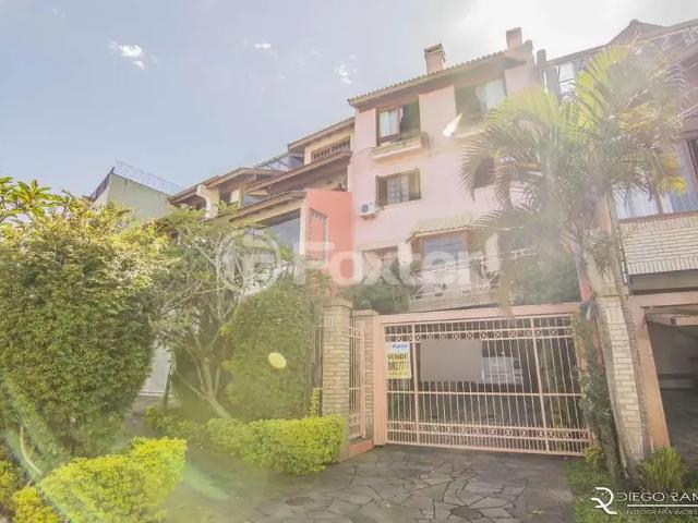 Casa / Sobrado para Venda em Porto Alegre/RS Ipanema 3 Quartos