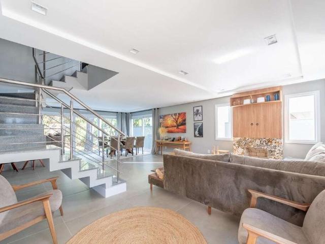 Casa / Sobrado para Venda em Porto Alegre/RS Ipanema 3 Quartos