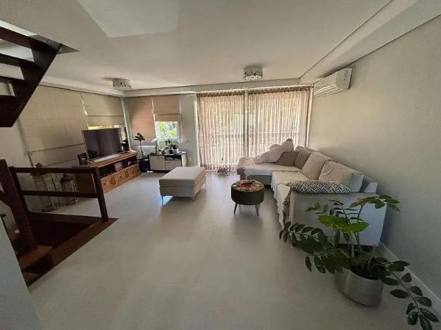 Casa / Sobrado para Venda em Porto Alegre/RS Ipanema 3 Quartos