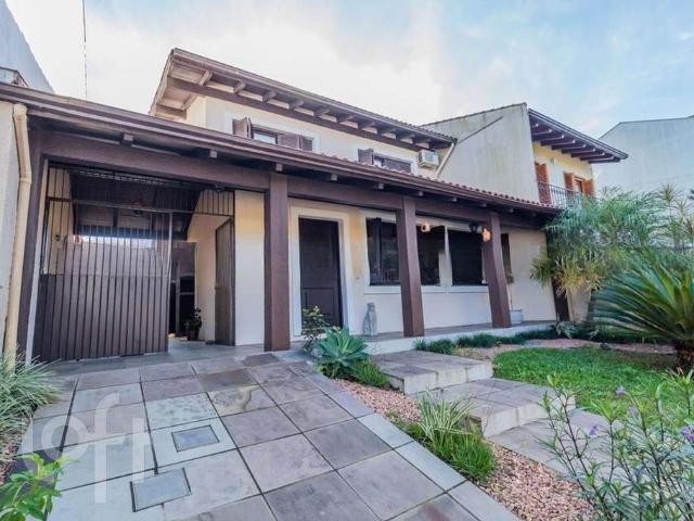 Casa / Sobrado para Venda em Porto Alegre/RS Ipanema 3 Quartos