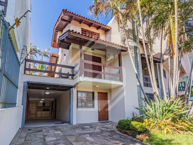 Casa / Sobrado para Venda em Porto Alegre/RS Ipanema 3 Quartos
