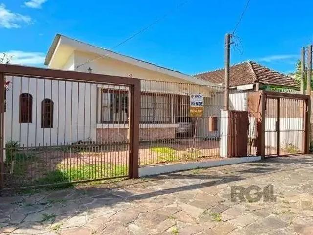 Casa / Sobrado para Venda em Porto Alegre/RS Ipanema 3 Quartos