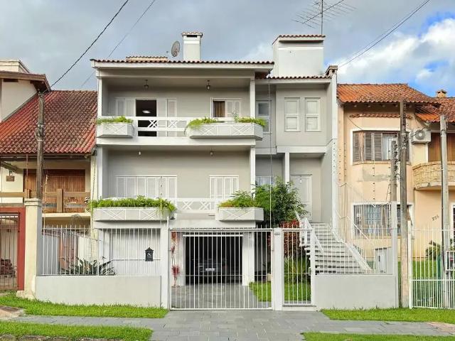Casa / Sobrado para Venda em Porto Alegre/RS Ipanema 3 Quartos