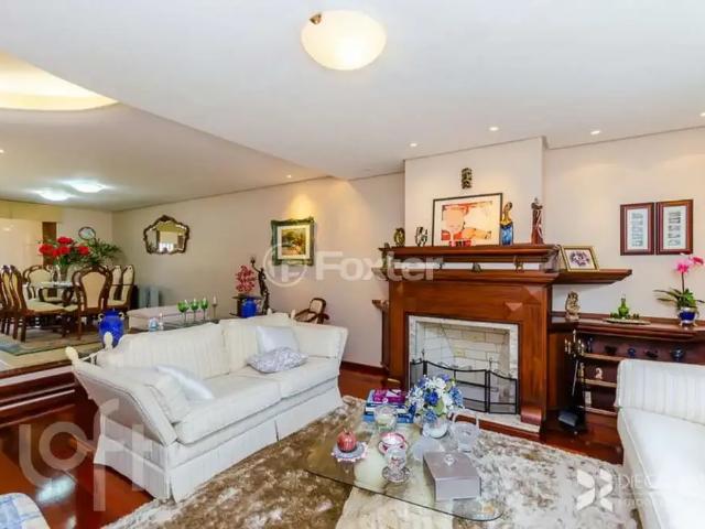 Casa / Sobrado para Venda em Porto Alegre/RS Ipanema 4 Quartos