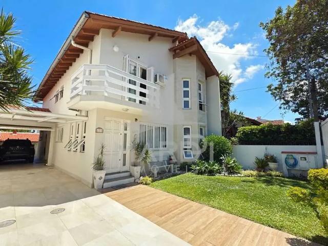 Casa / Sobrado para Venda em Porto Alegre/RS Ipanema 4 Quartos