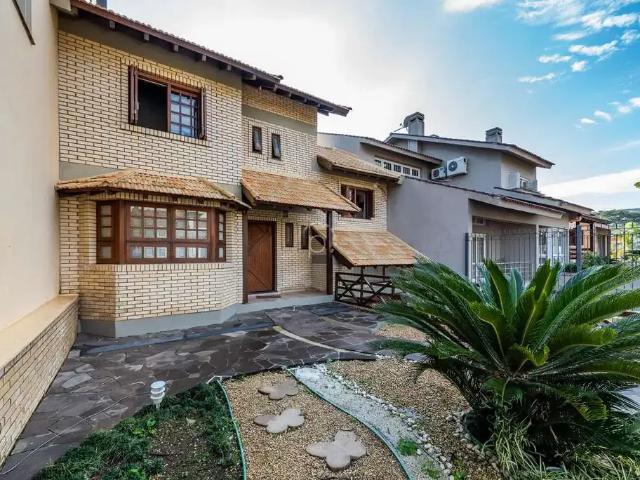Casa / Sobrado para Venda em Porto Alegre/RS Ipanema 4 Quartos