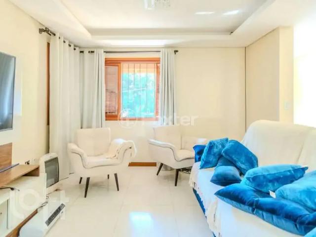 Casa / Sobrado para Venda em Porto Alegre/RS Ipanema 4 Quartos