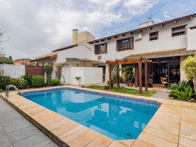 Casa / Sobrado para Venda em Porto Alegre/RS Ipanema 4 Quartos