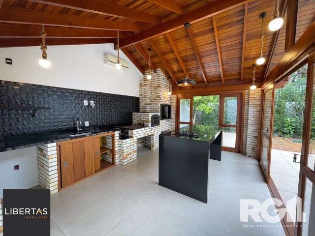 Casa / Sobrado para Venda em Porto Alegre/RS Ipanema 4 Quartos