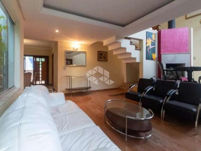 Casa / Sobrado para Venda em Porto Alegre/RS Ipanema 4 Quartos