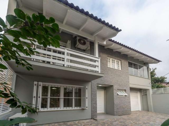 Casa / Sobrado para Venda em Porto Alegre/RS Ipanema 4 Quartos