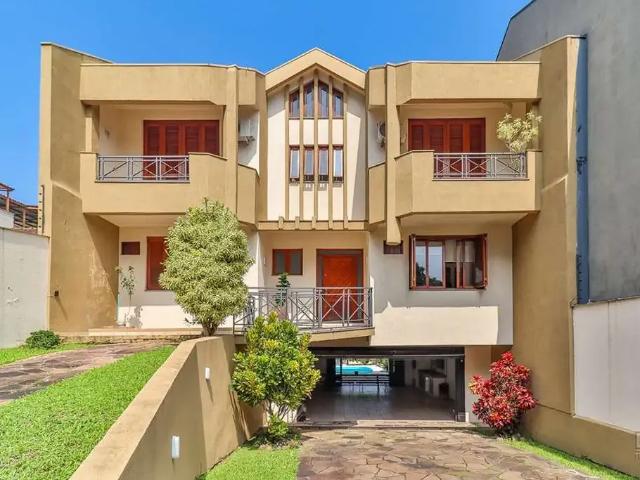 Casa / Sobrado para Venda em Porto Alegre/RS Ipanema 4 Quartos