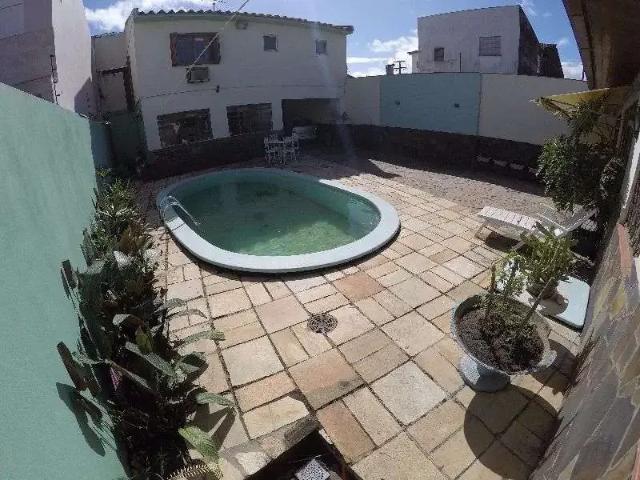 Casa / Sobrado para Venda em Porto Alegre/RS Ipanema 4 Quartos