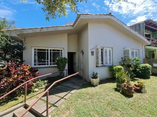 Casa / Sobrado para Venda em Porto Alegre/RS Ipanema 4 Quartos