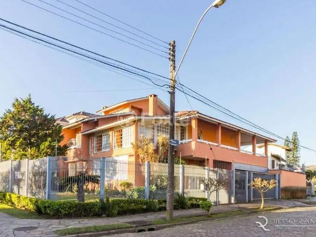 Casa / Sobrado para Venda em Porto Alegre/RS Ipanema 4 Quartos