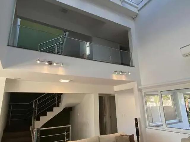 Casa / Sobrado para Venda em Porto Alegre/RS Ipanema 4 Quartos