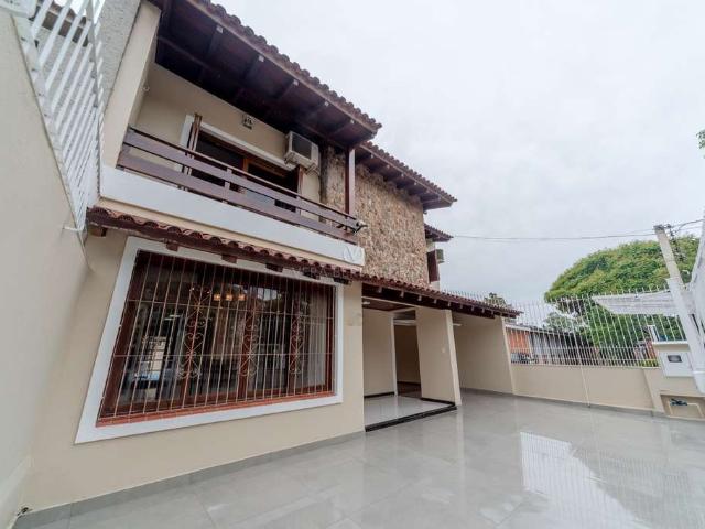 Casa / Sobrado para Venda em Porto Alegre/RS Ipanema 4 Quartos
