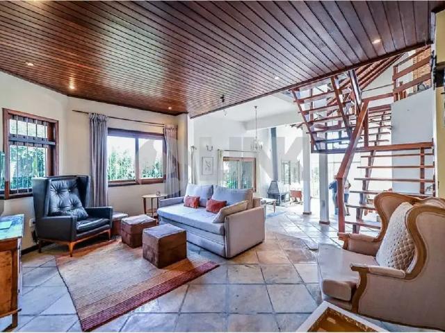 Casa / Sobrado para Venda em Porto Alegre/RS Ipanema 4 Quartos