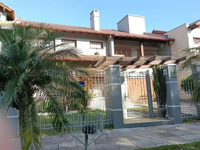 Casa / Sobrado para Venda em Porto Alegre/RS Ipanema 4 Quartos