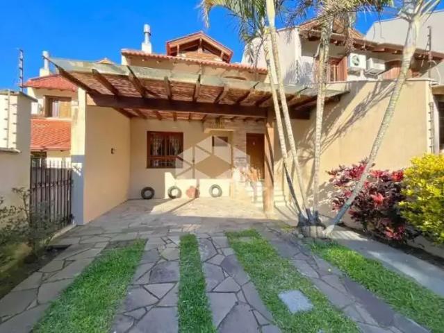 Casa / Sobrado para Venda em Porto Alegre/RS Ipanema 4 Quartos