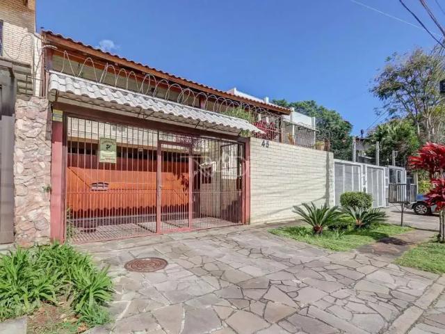 Casa / Sobrado para Venda em Porto Alegre/RS Ipanema 4 Quartos