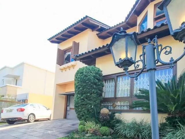 Casa / Sobrado para Venda em Porto Alegre/RS Ipanema 4 Quartos