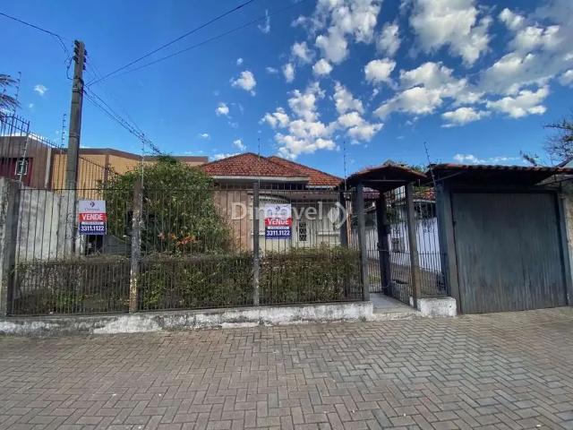 Casa / Sobrado para Venda em Porto Alegre/RS Ipanema 4 Quartos