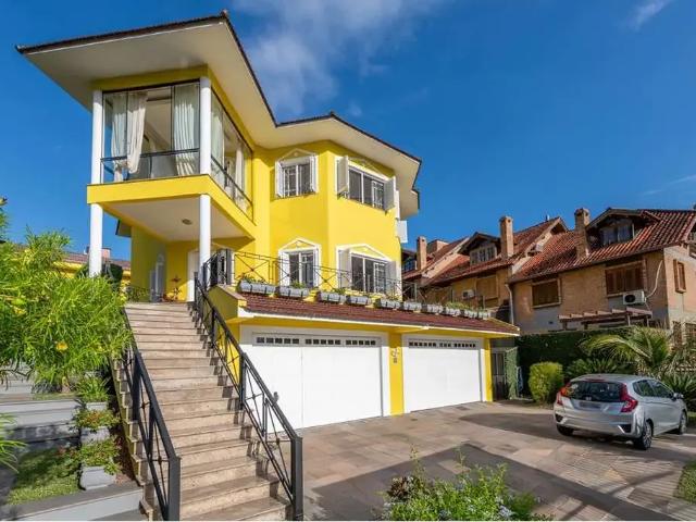 Casa / Sobrado para Venda em Porto Alegre/RS Ipanema 4 Quartos