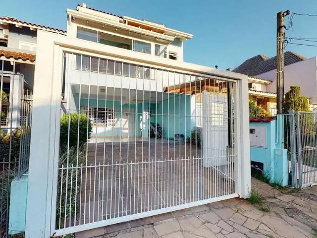 Casa / Sobrado para Venda em Porto Alegre/RS Ipanema 4 Quartos