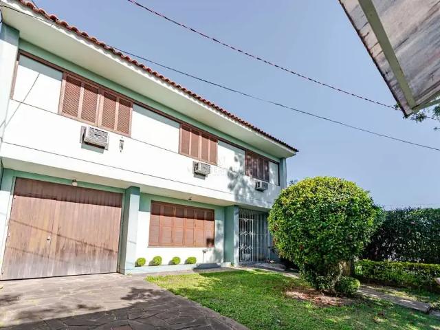 Casa / Sobrado para Venda em Porto Alegre/RS Ipanema 4 Quartos