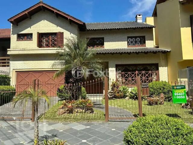 Casa / Sobrado para Venda em Porto Alegre/RS Ipanema 4 Quartos