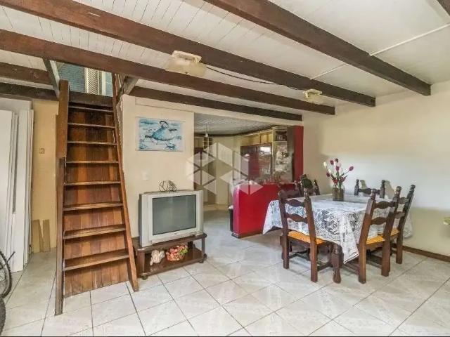 Casa / Sobrado para Venda em Porto Alegre/RS Ipanema 4 Quartos