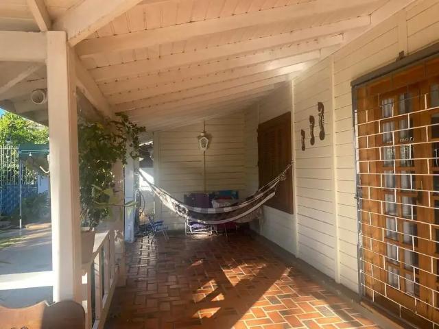 Casa / Sobrado para Venda em Porto Alegre/RS Ipanema 4 Quartos