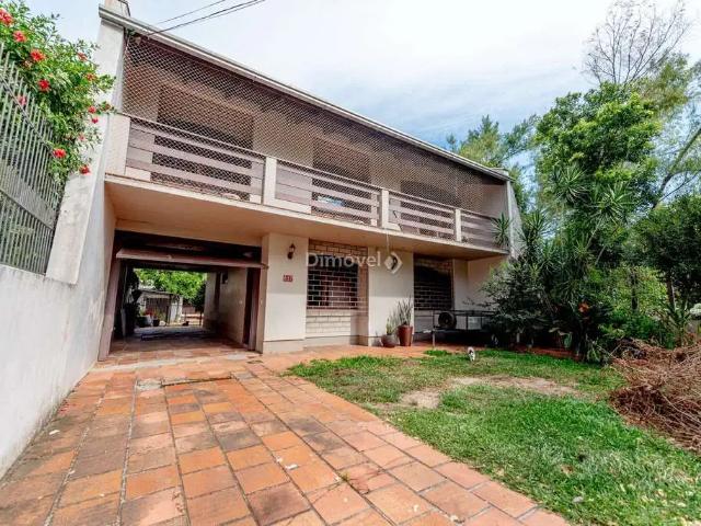 Casa / Sobrado para Venda em Porto Alegre/RS Ipanema 4 Quartos