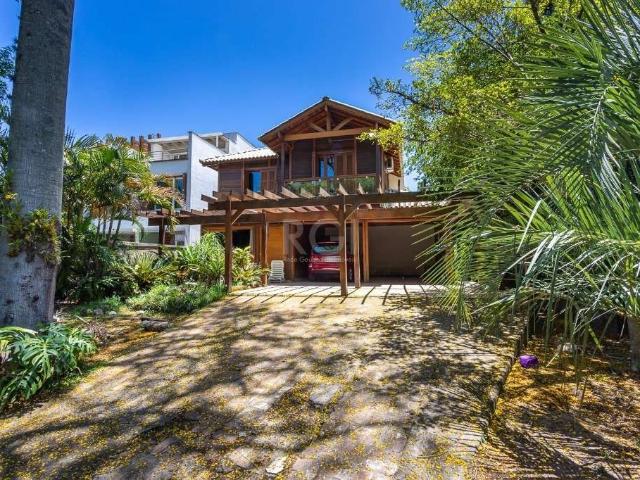 Casa / Sobrado para Venda em Porto Alegre/RS Ipanema 5 Quartos