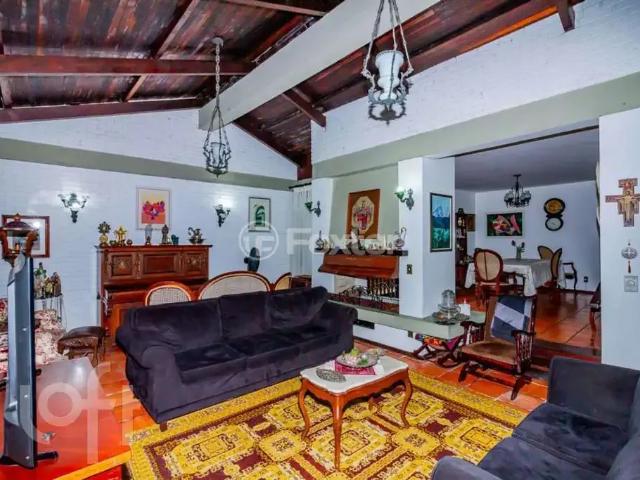 Casa / Sobrado para Venda em Porto Alegre/RS Ipanema 5 Quartos