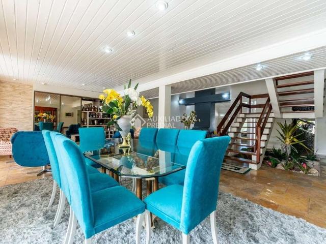 Casa / Sobrado para Venda em Porto Alegre/RS Ipanema 5 Quartos