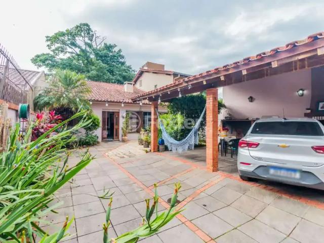 Casa / Sobrado para Venda em Porto Alegre/RS Ipanema 5 Quartos