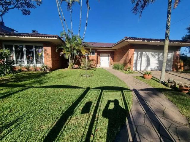 Casa / Sobrado para Venda em Porto Alegre/RS Ipanema 5 Quartos