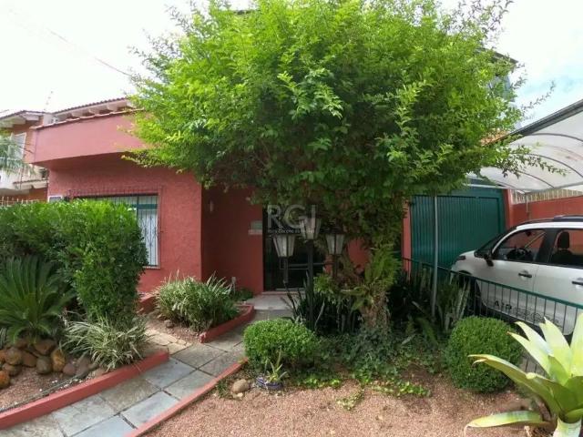 Casa / Sobrado para Venda em Porto Alegre/RS Ipanema 5 Quartos
