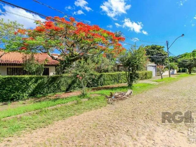 Casa / Sobrado para Venda em Porto Alegre/RS Ipanema 6 Quartos