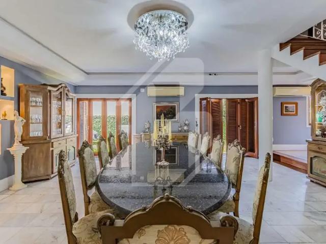 Casa / Sobrado para Venda em Porto Alegre/RS Ipanema 6 Quartos