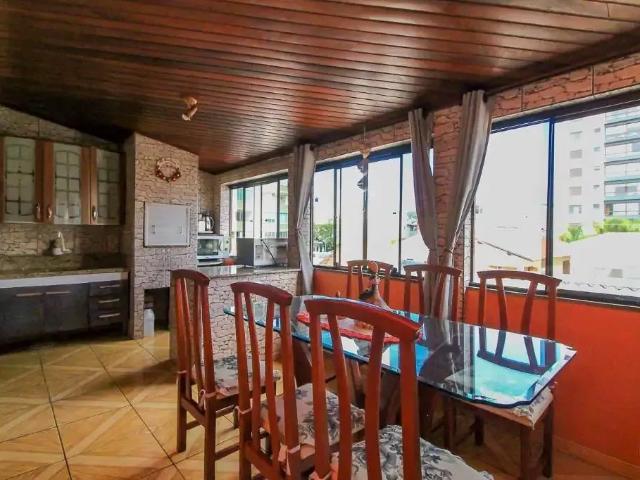 Casa / Sobrado para Venda em Porto Alegre/RS Jardim Botânico 4 Quartos