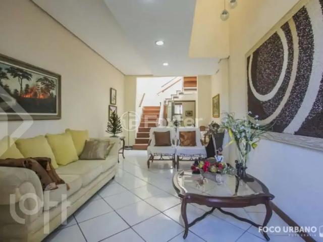 Casa / Sobrado para Venda em Porto Alegre/RS Jardim Botânico 4 Quartos
