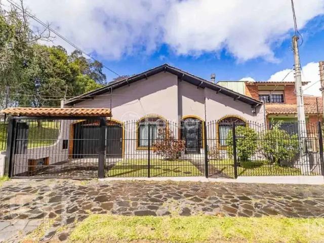Casa / Sobrado para Venda em Porto Alegre/RS Jardim do Salso 3 Quartos