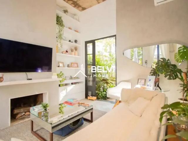 Casa / Sobrado para Venda em Porto Alegre/RS Jardim Europa 4 Quartos
