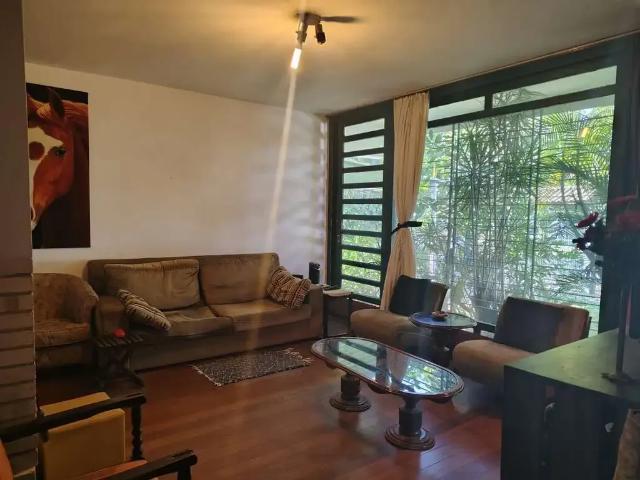 Casa / Sobrado para Venda em Porto Alegre/RS Jardim Isabel 3 Quartos