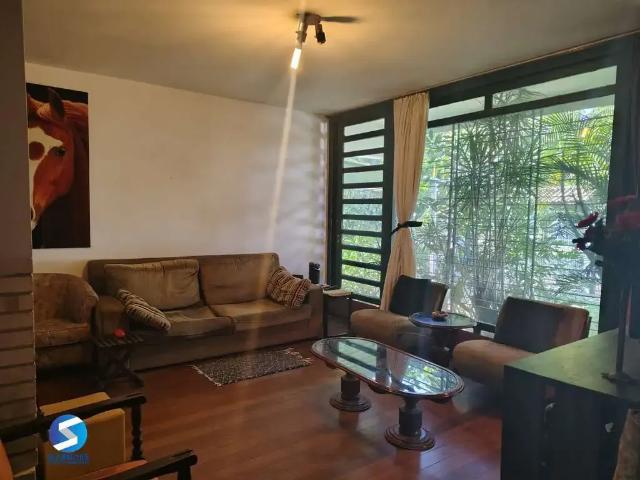 Casa / Sobrado para Venda em Porto Alegre/RS Jardim Isabel 3 Quartos