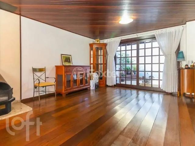 Casa / Sobrado para Venda em Porto Alegre/RS Jardim Isabel 3 Quartos